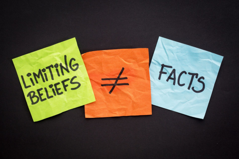Five Effective Ways to Establish A Positive Money Mindset - Hello Thrivers